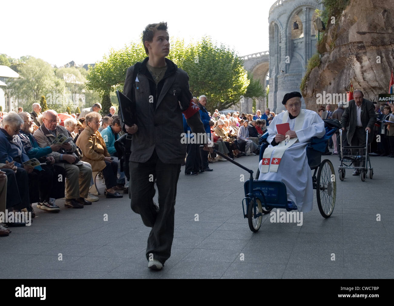 Believers pray lourdes france hi-res stock photography and images - Alamy