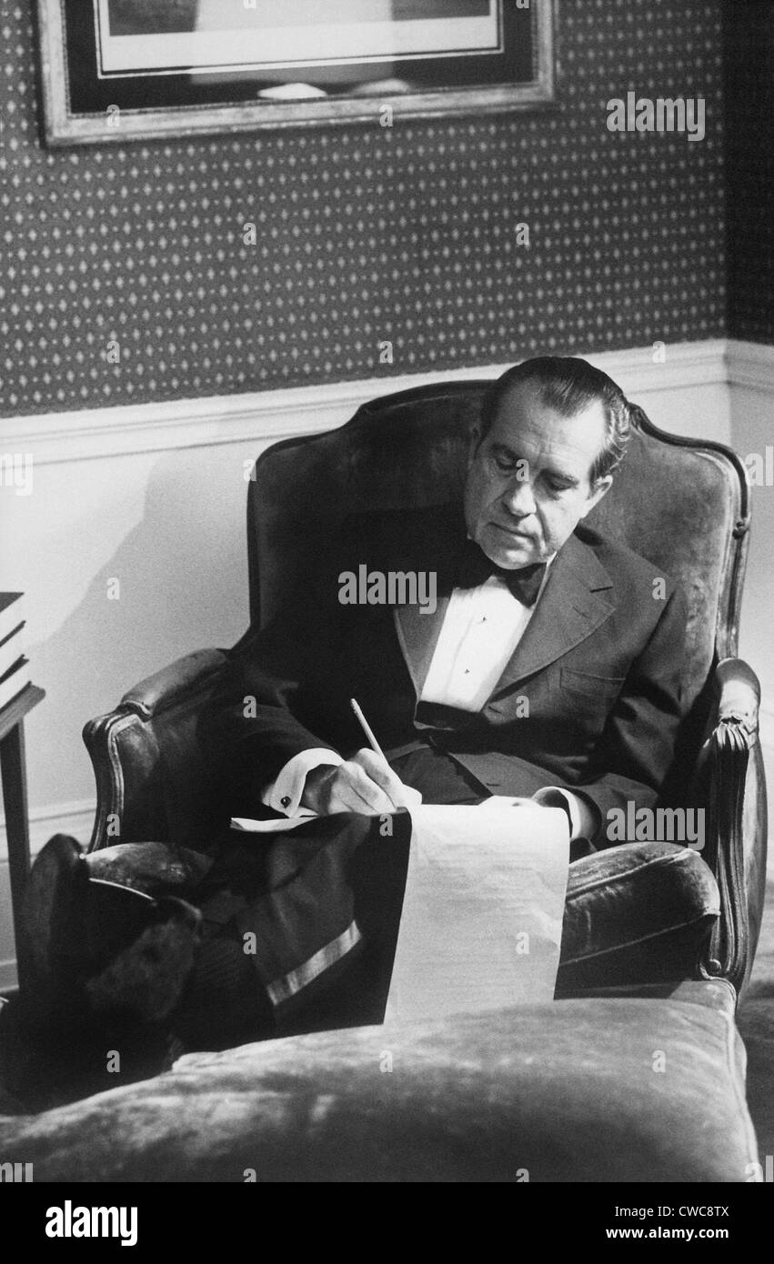 Richard Nixon working in the Lincoln sitting room. Ca. 1969-74 Stock ...