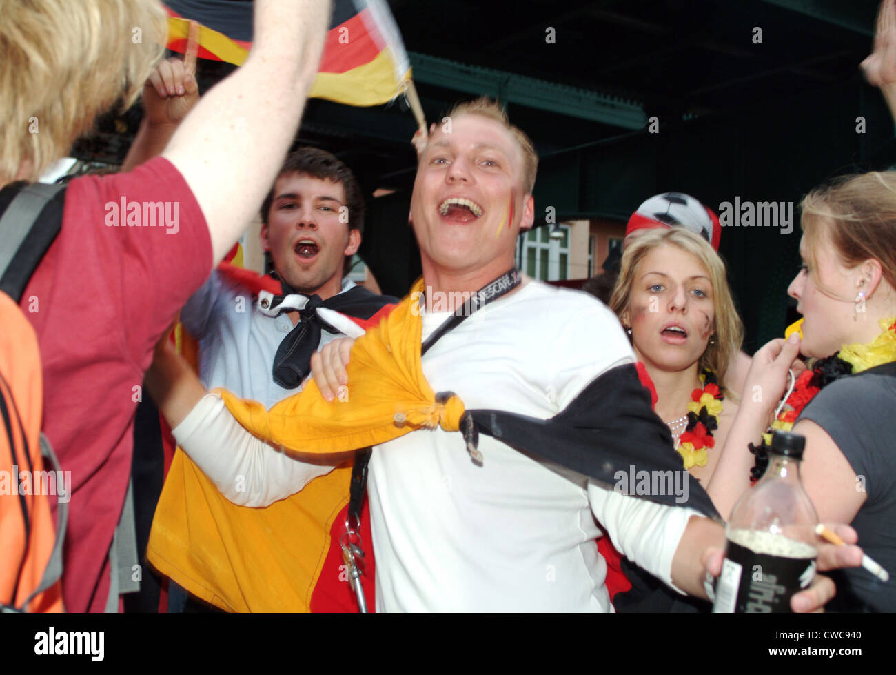 Berlin, German football fans cheering Stock Photo - Alamy