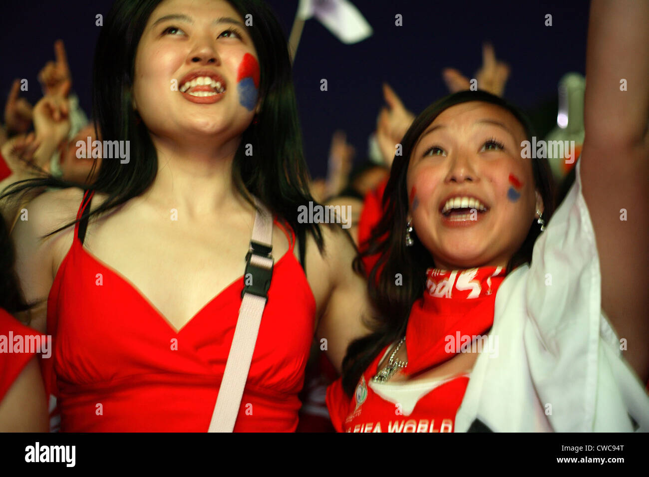 Screaming fans korea hi-res stock photography and images - Alamy