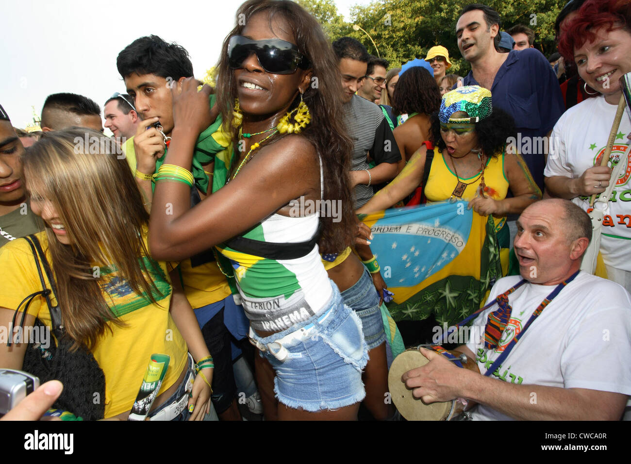Dancing world cup dance hi-res stock photography and images - Alamy