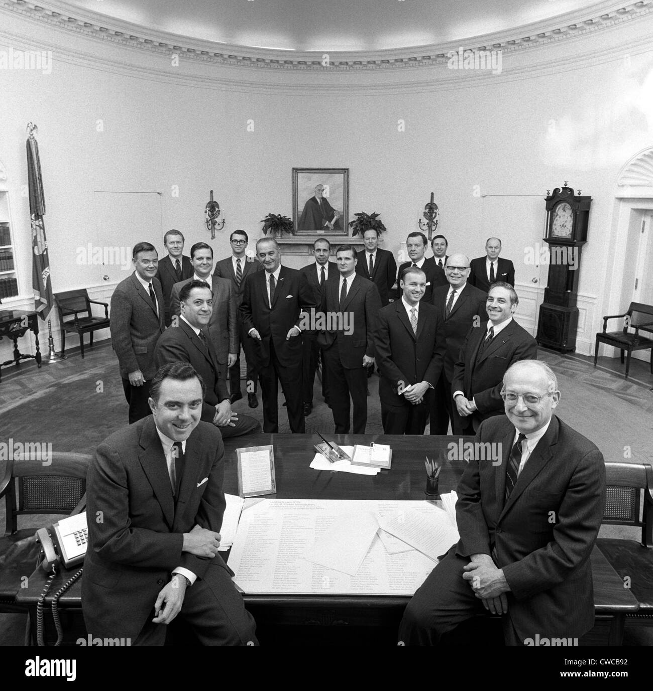 President lyndon johnson cabinet white hi-res stock photography and ...