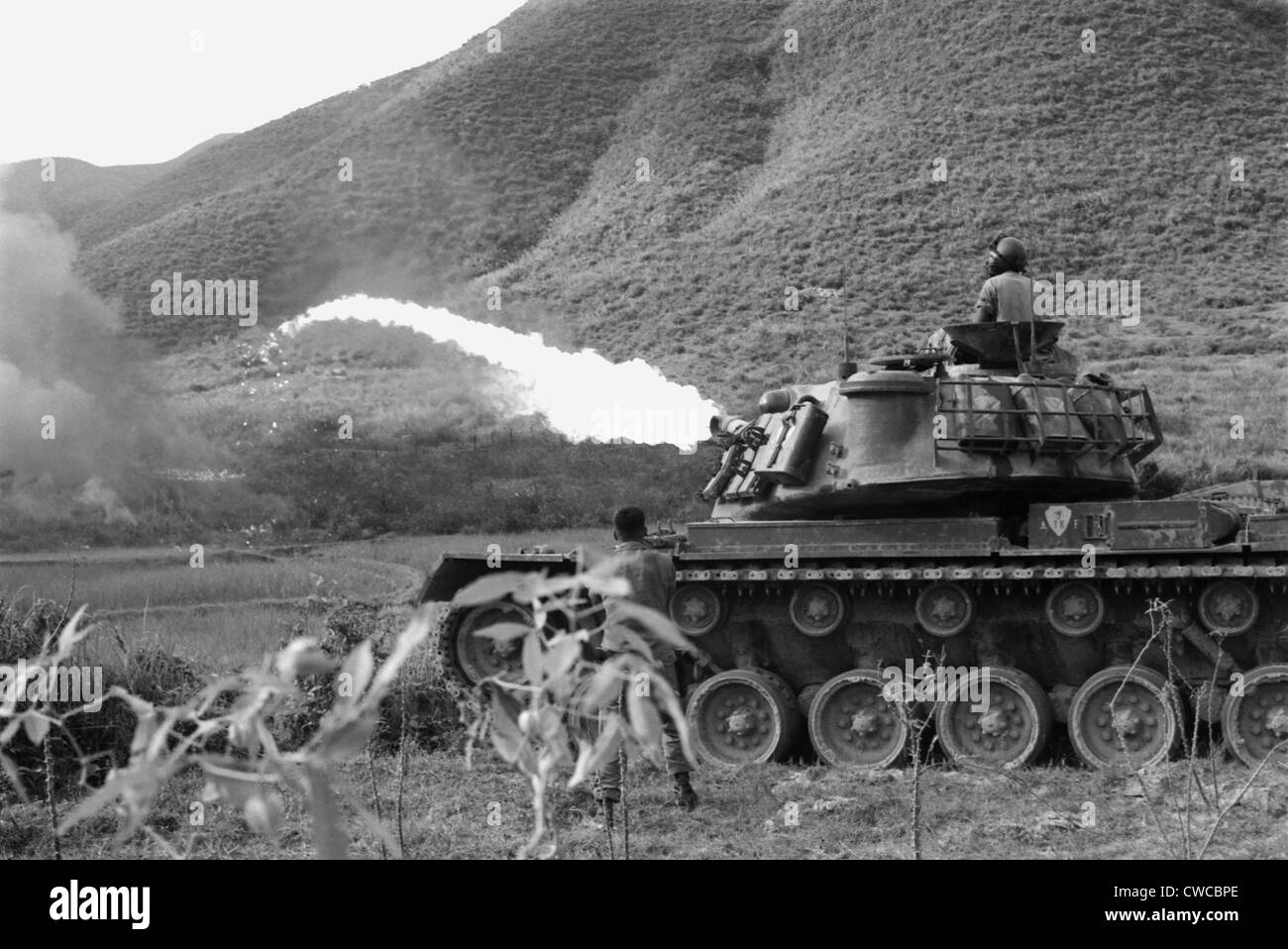 Flame thrower hi-res stock photography and images - Alamy