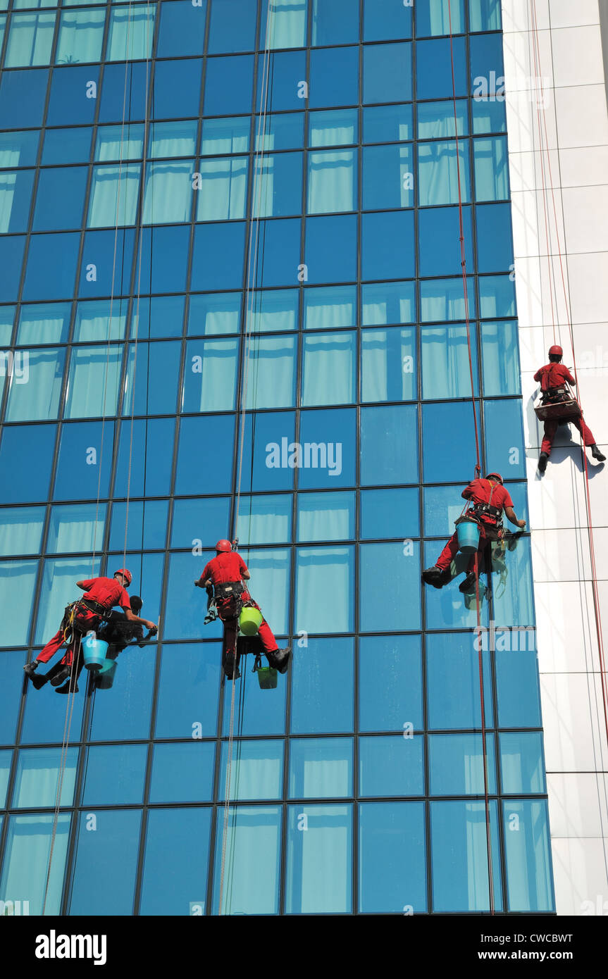 Glass architecture people hi-res stock photography and images - Alamy