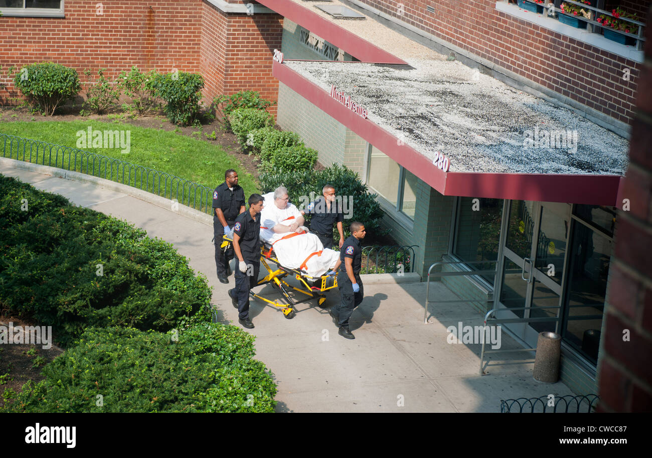 Emt stretcher ems ambulance hi-res stock photography and images - Alamy