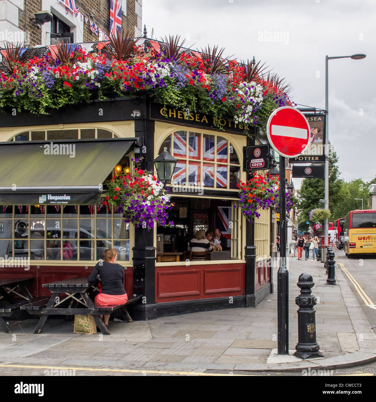 Chelsea potter pub hi-res stock photography and images - Alamy