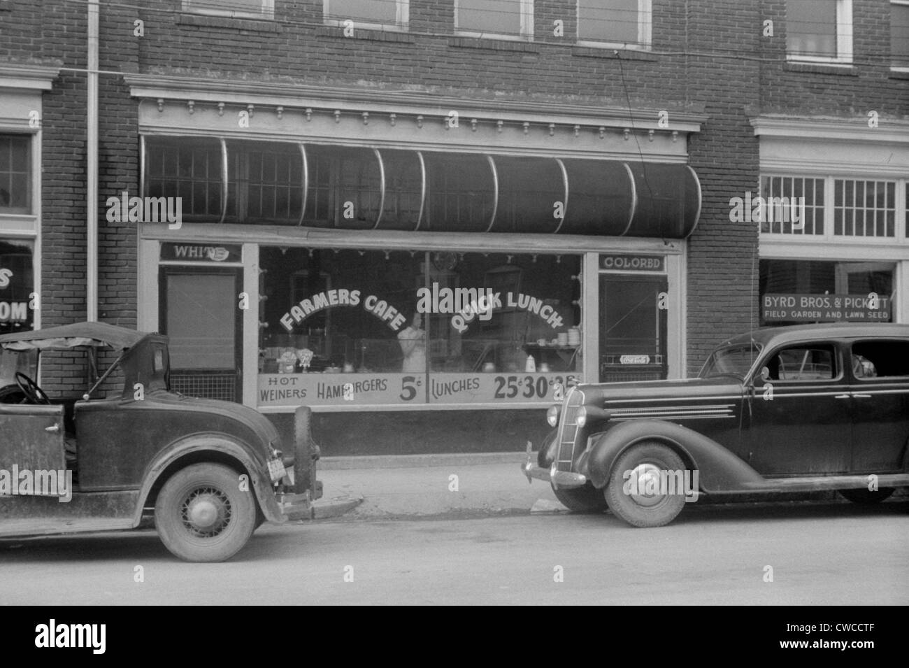 Cafe 1940s hi-res stock photography and images - Alamy