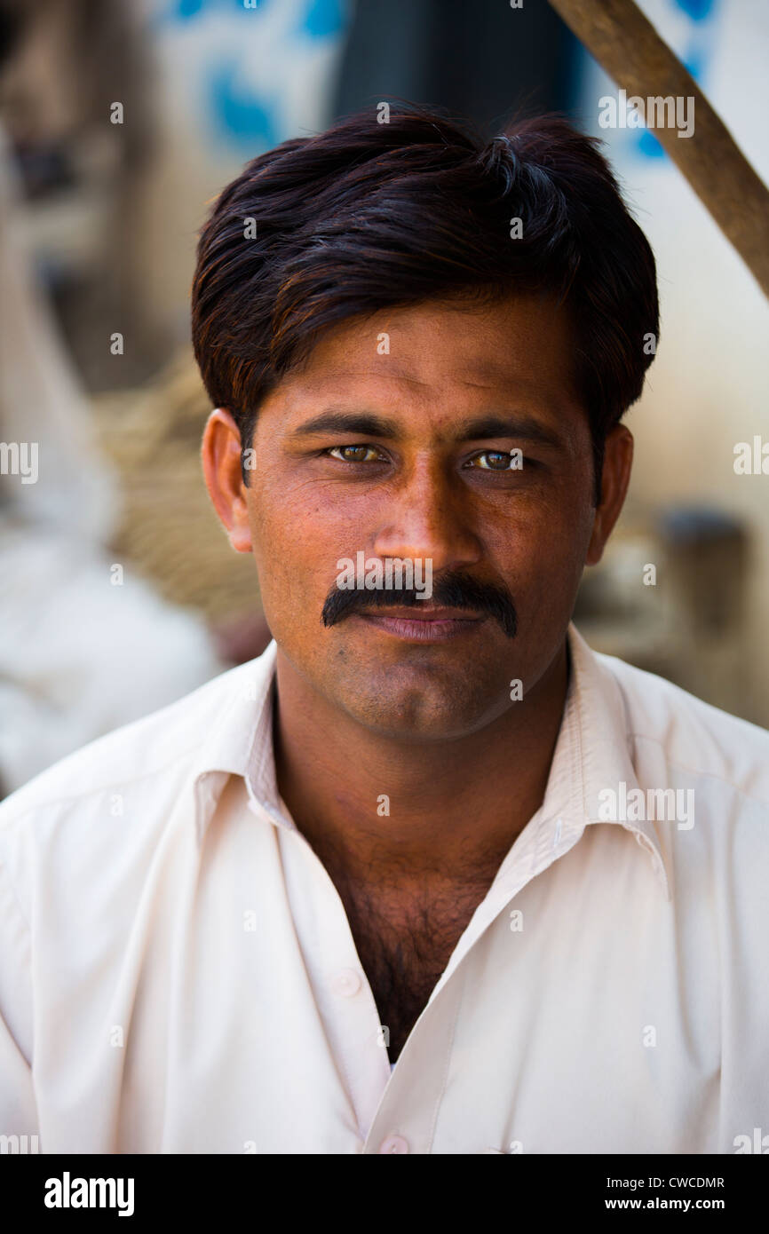Pakistani man in islamabad pakistan hi-res stock photography and images ...