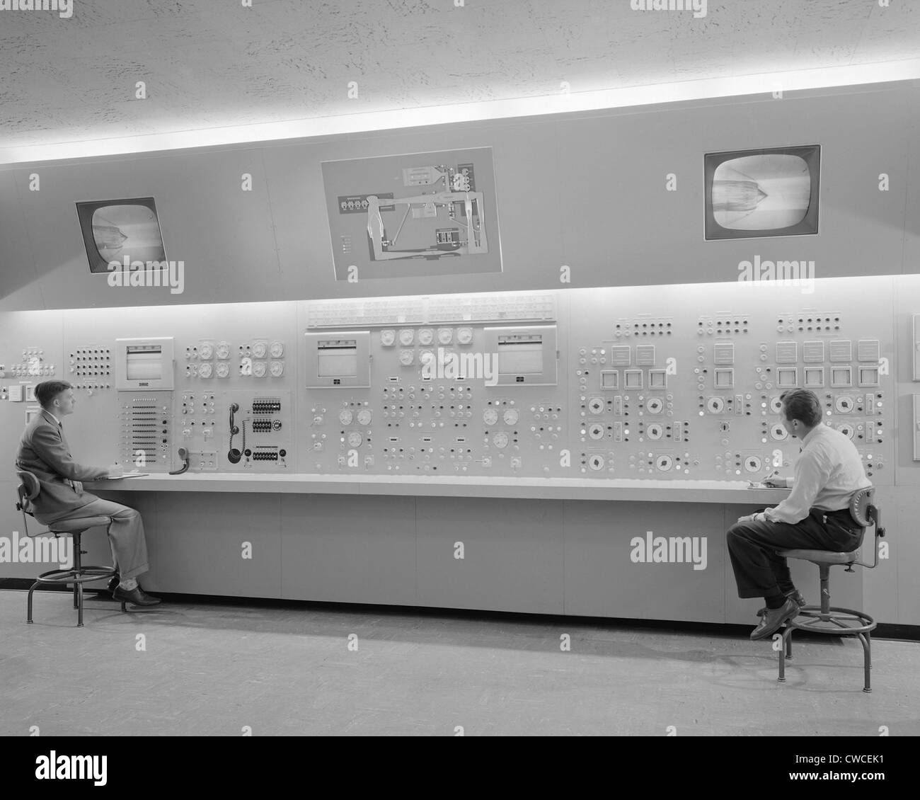 Control room of the Wind Tunnel at Lewis Flight Propulsion Laboratory ...