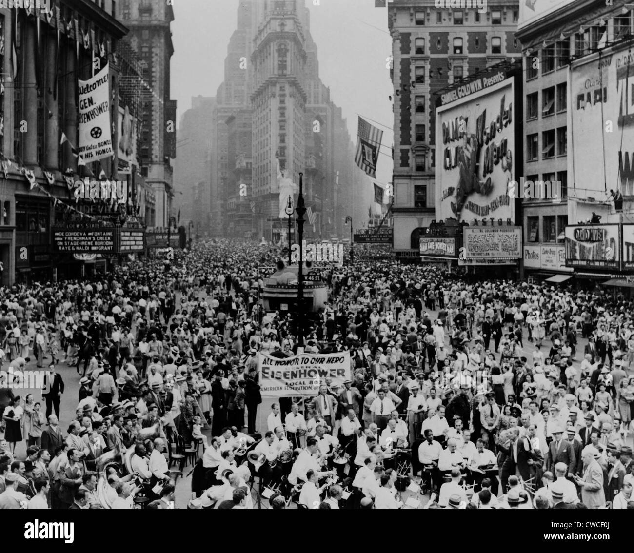 Throng of Eisenhower supporters converge on Times Square after his ...