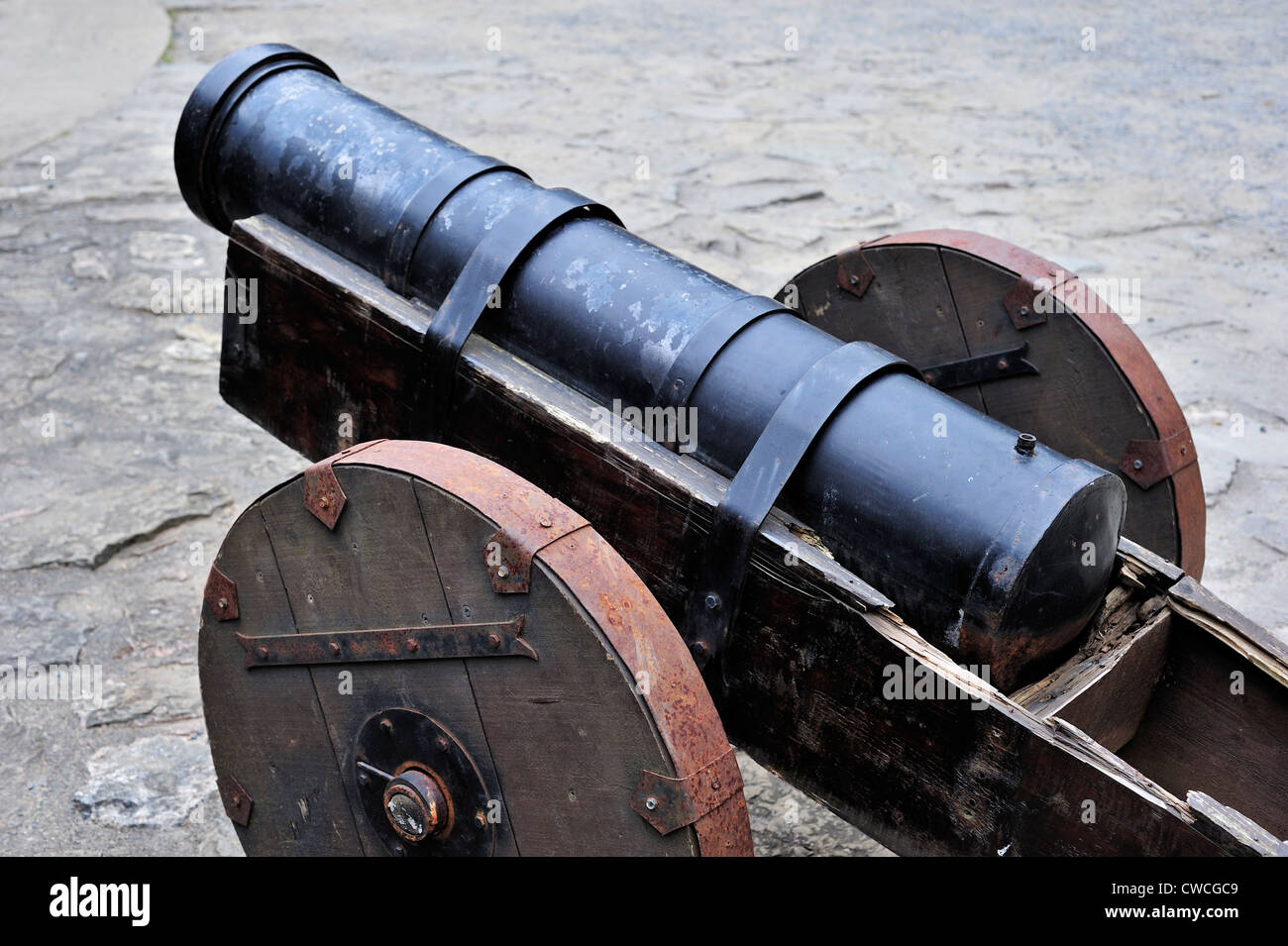 Replica medieval cannon hi-res stock photography and images - Alamy