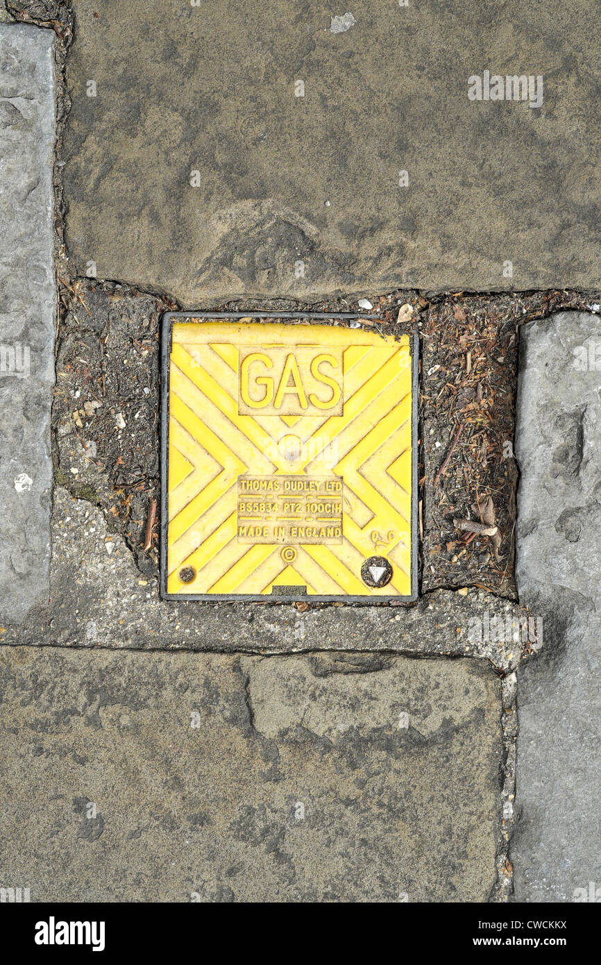 Gas pavement cover hi-res stock photography and images - Alamy