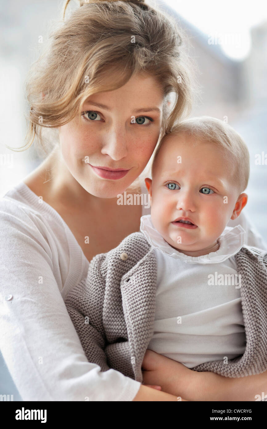 Portrait of a woman with her daughter Stock Photo - Alamy