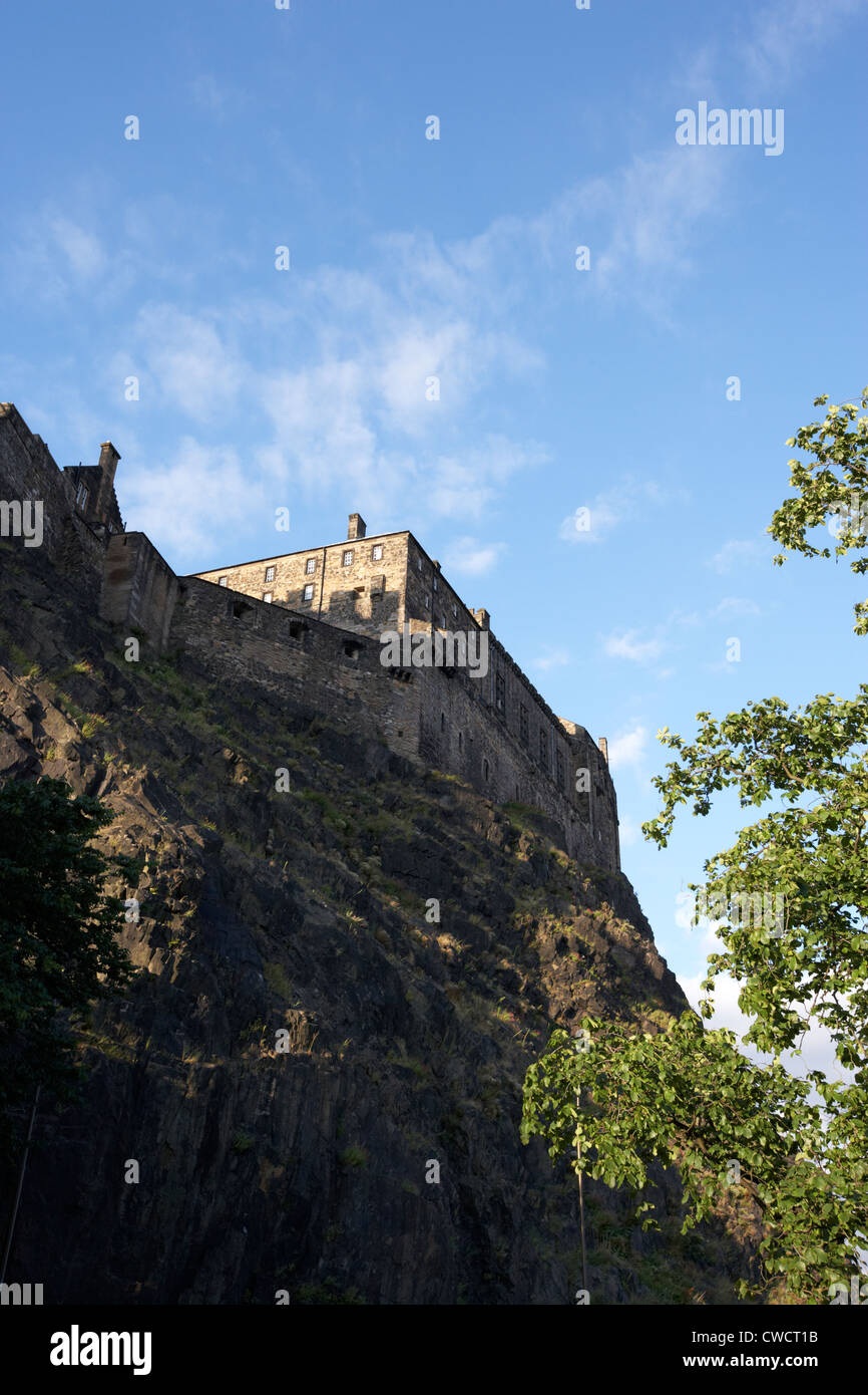 Edinburgh castle rock hi-res stock photography and images - Alamy