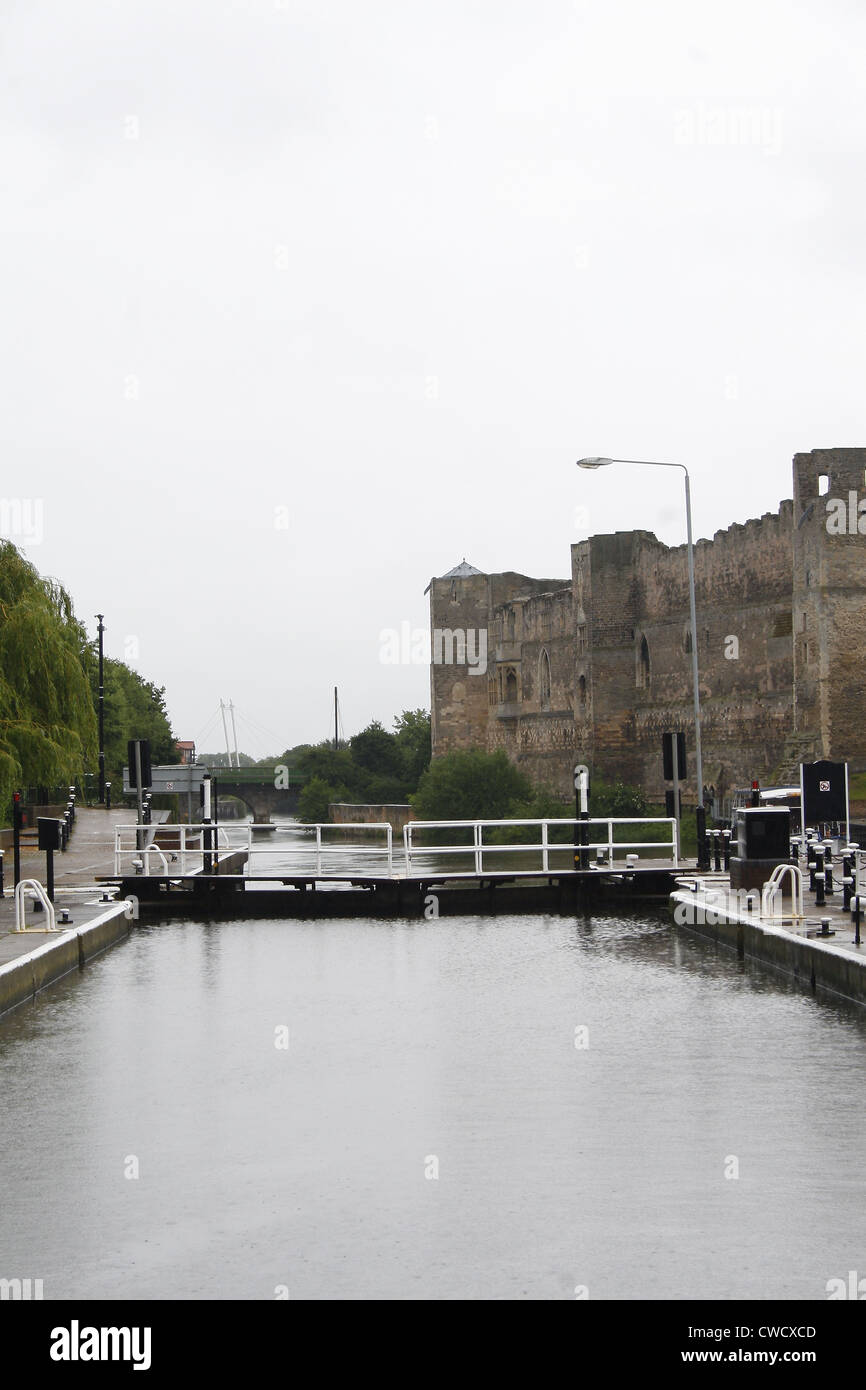 lock and Newark Castle Newark-on-Trent, Newark, Nottinghamshire ...