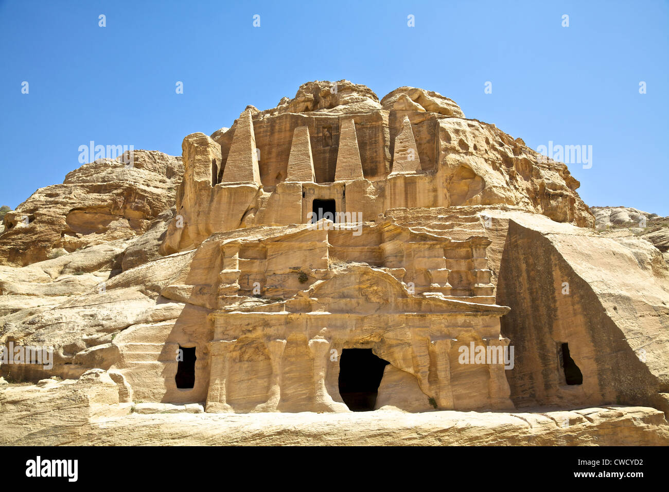 Caves and tombs at the ancient city of Petra in Jordan Stock Photo - Alamy
