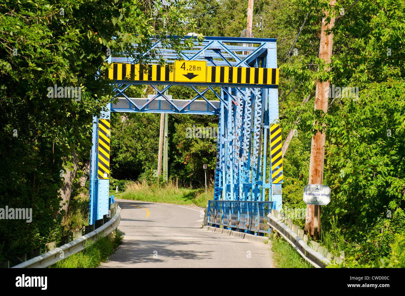 Old metal bridge Stock Photo - Alamy