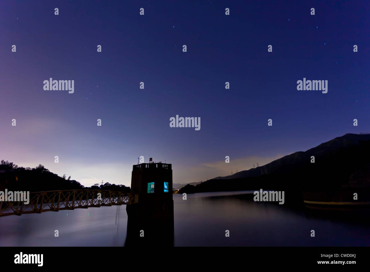 Moonlight lake shore night hi-res stock photography and images - Alamy
