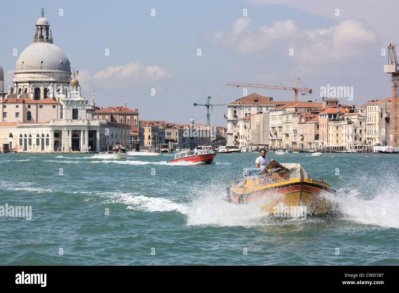 Traffic boat hi-res stock photography and images - Alamy