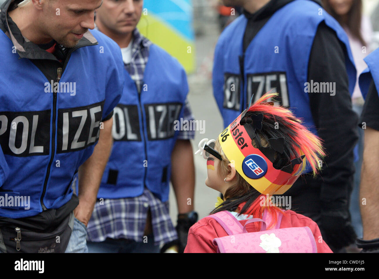Girls in front of the gate hi-res stock photography and images - Alamy