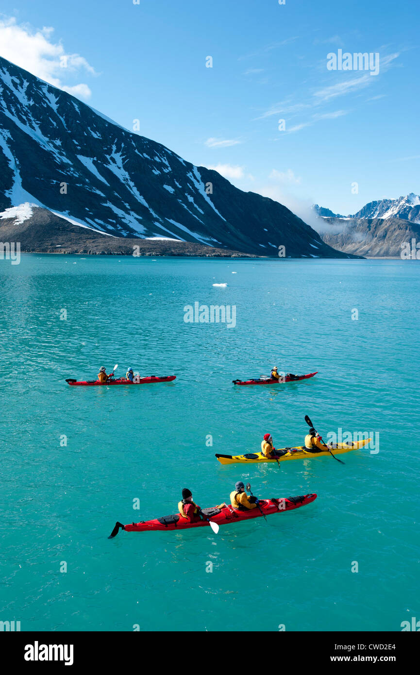 Svalbard kayaking hi-res stock photography and images - Alamy