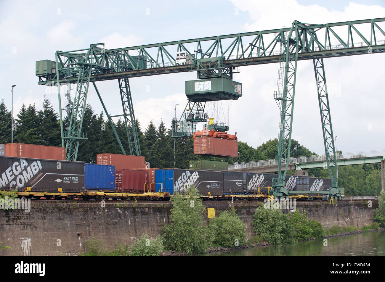 Cts container terminal hi-res stock photography and images - Alamy