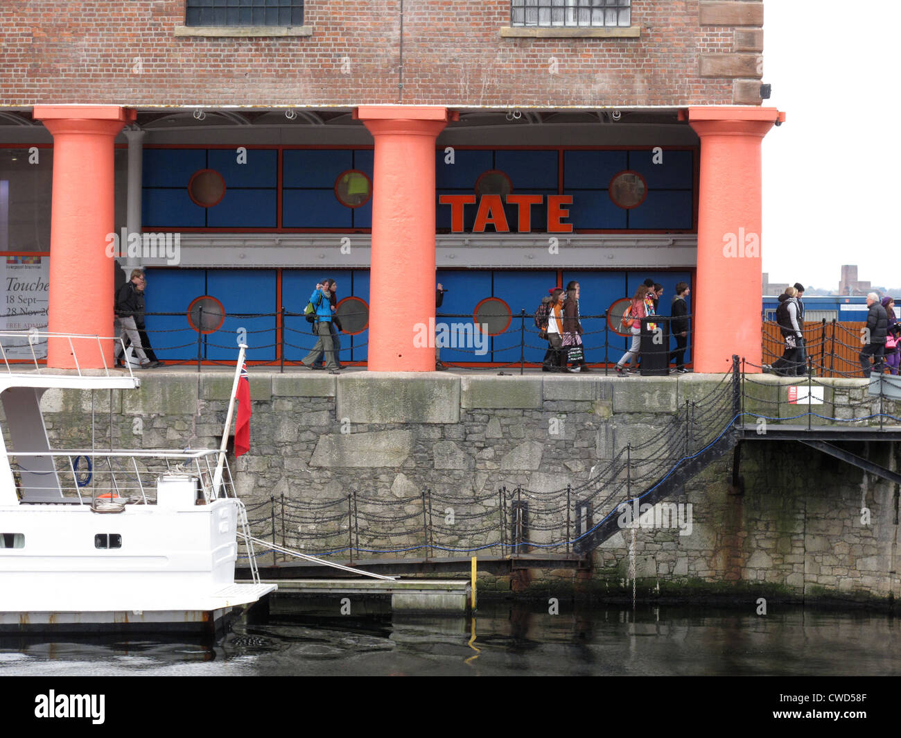 Tate liverpool albert dock hi-res stock photography and images - Alamy