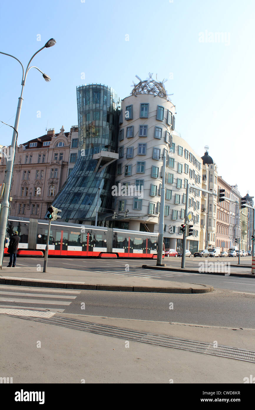 Dancing building hi-res stock photography and images - Alamy