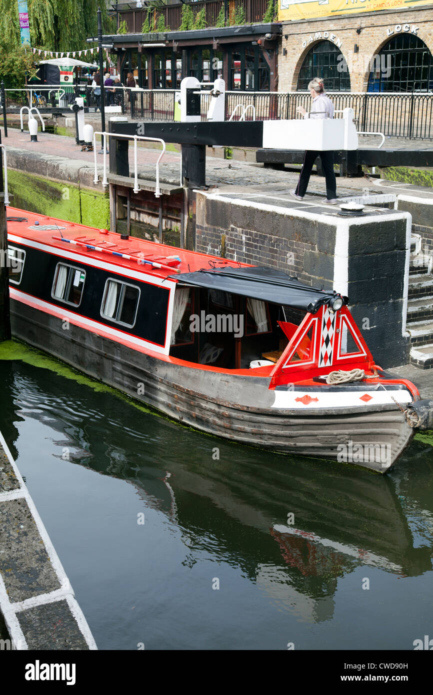 Barge going through Camden Lock in London UK Stock Photo - Alamy