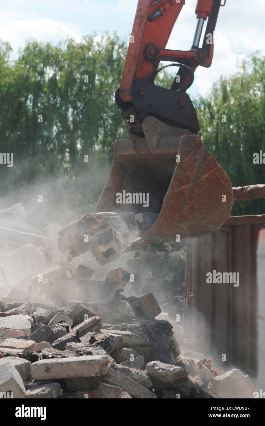 Demolition machinery hi-res stock photography and images - Alamy