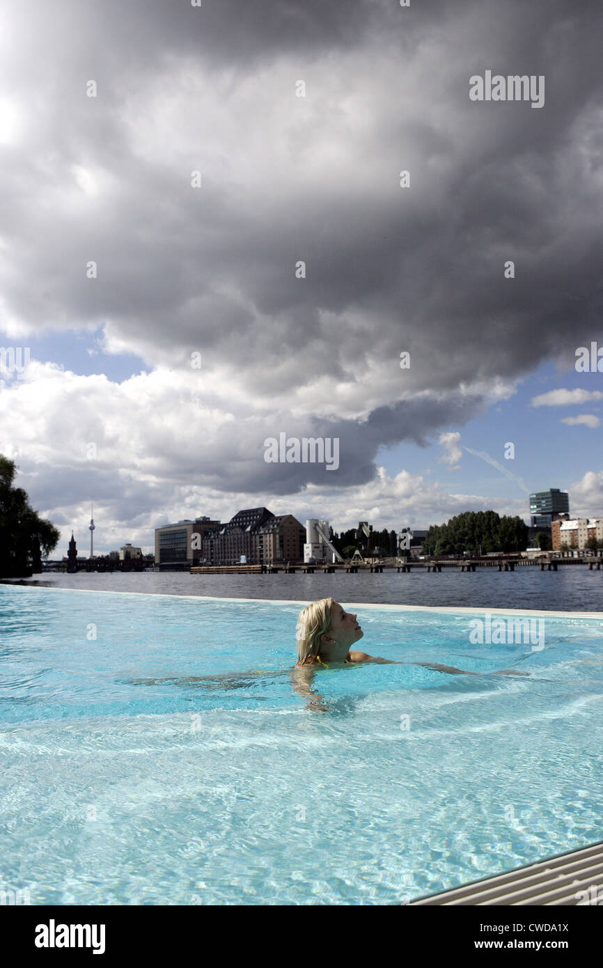 Floating service hi-res stock photography and images - Alamy