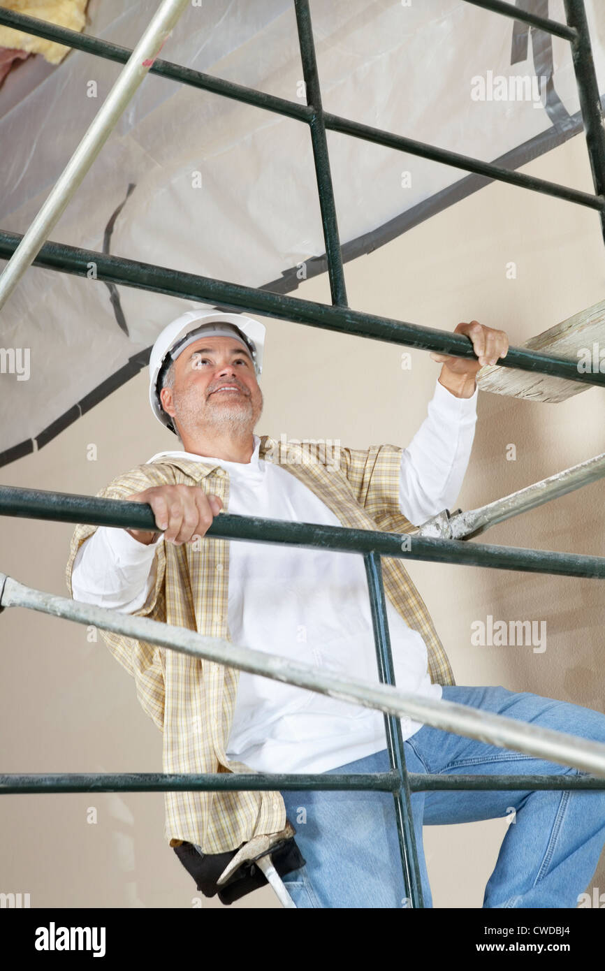 Climbing scaffold hi-res stock photography and images - Alamy