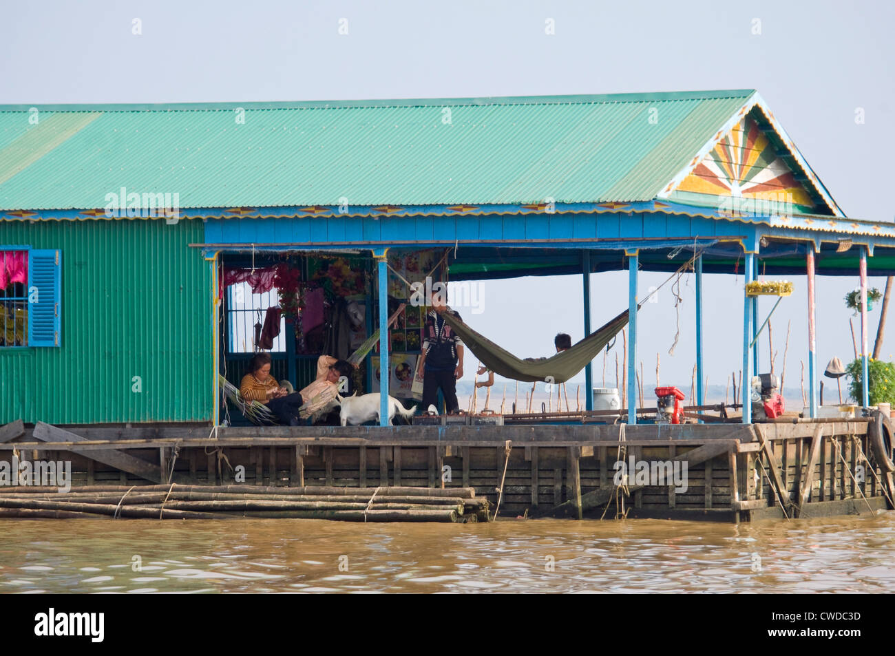 Horizontal wide angle view of a floating house of Kompong Khleang, the ...
