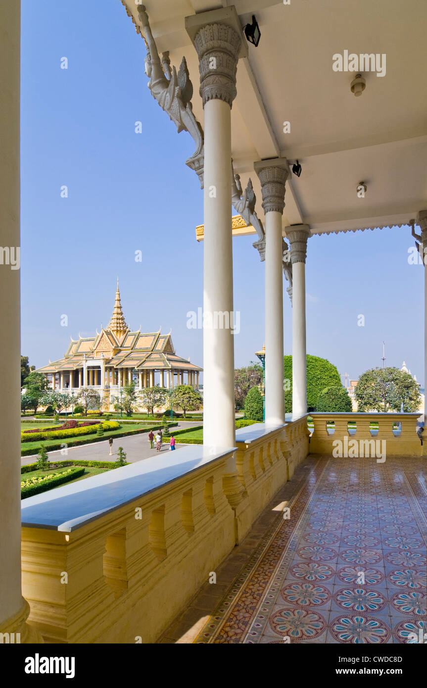Moonlight pavilion phnom penh blue sky hi-res stock photography and ...