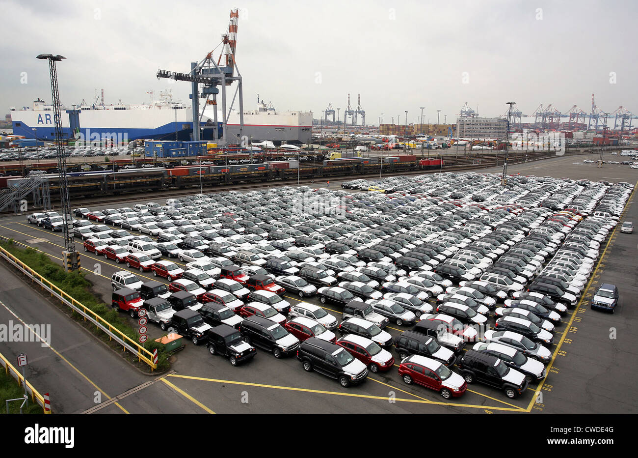 Brand new cars in the port of Bremerhaven Stock Photo - Alamy