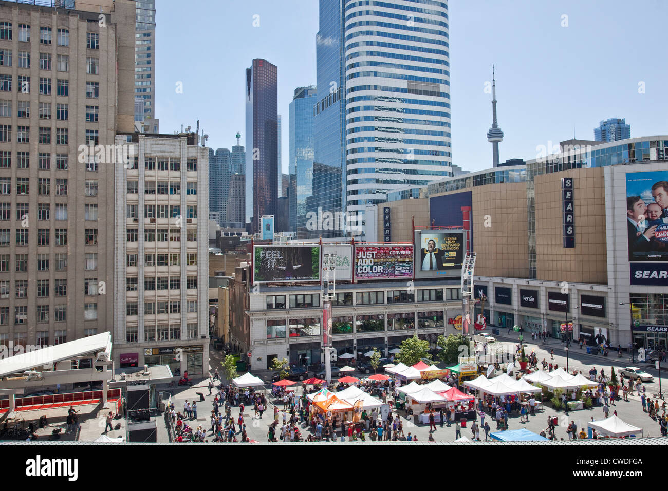 Downtown toronto hi-res stock photography and images - Alamy