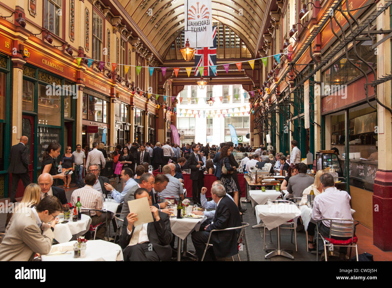 Lunch time at Leadenhall Market,The City of London Stock Photo - Alamy