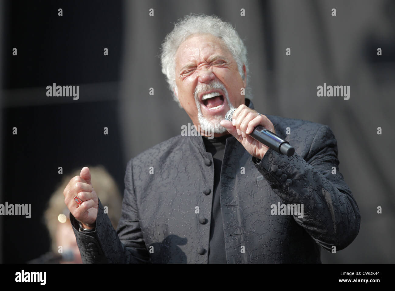 Welsh singer tom jones hi-res stock photography and images - Alamy