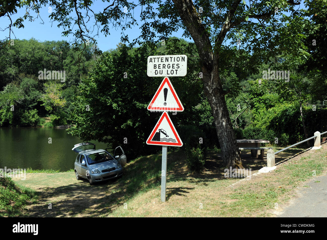 River warning signs hi-res stock photography and images - Alamy