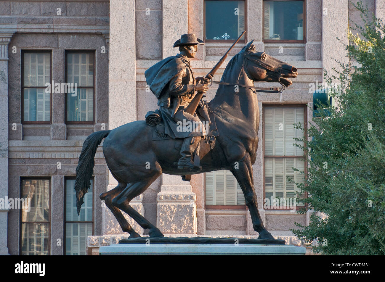 Terry's Texas Ranger, 1907 bronze statue by Pompeo Coppini, Great Walk ...