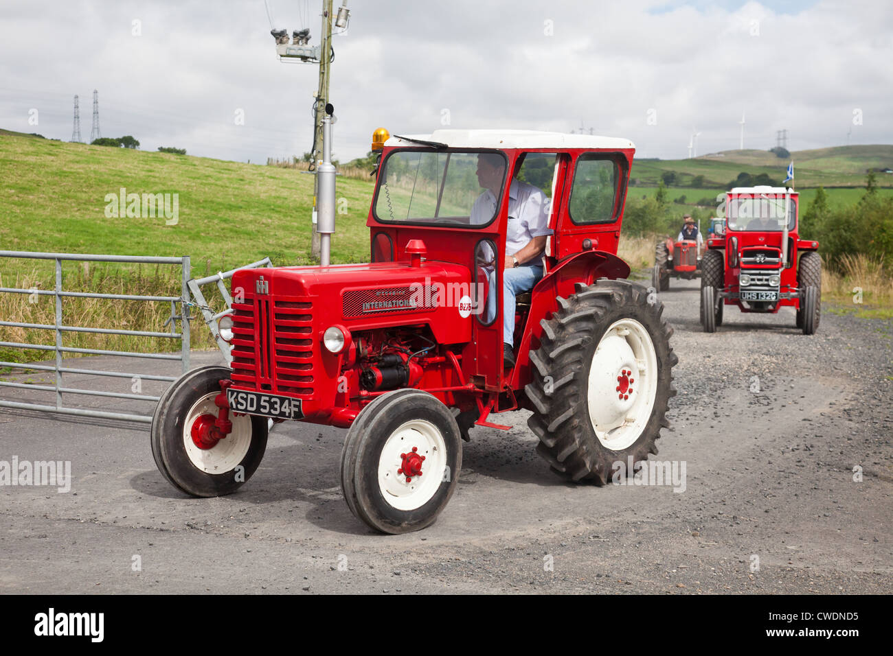 International harvester b275 tractor hi-res stock photography and ...