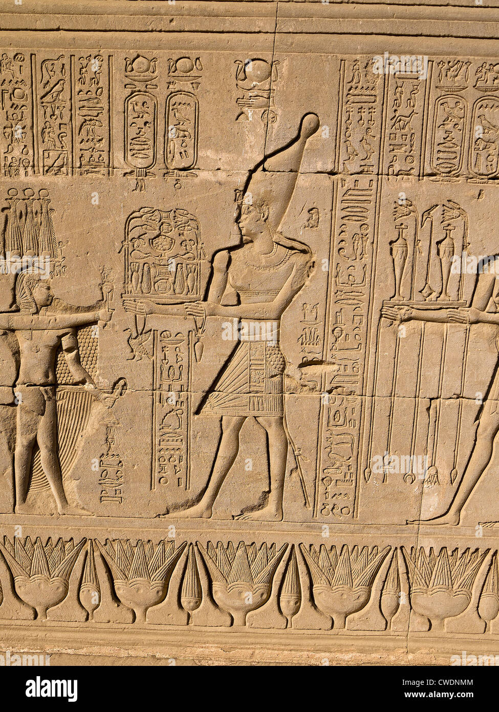 Dendera temple ceiling osiris hi-res stock photography and images - Alamy