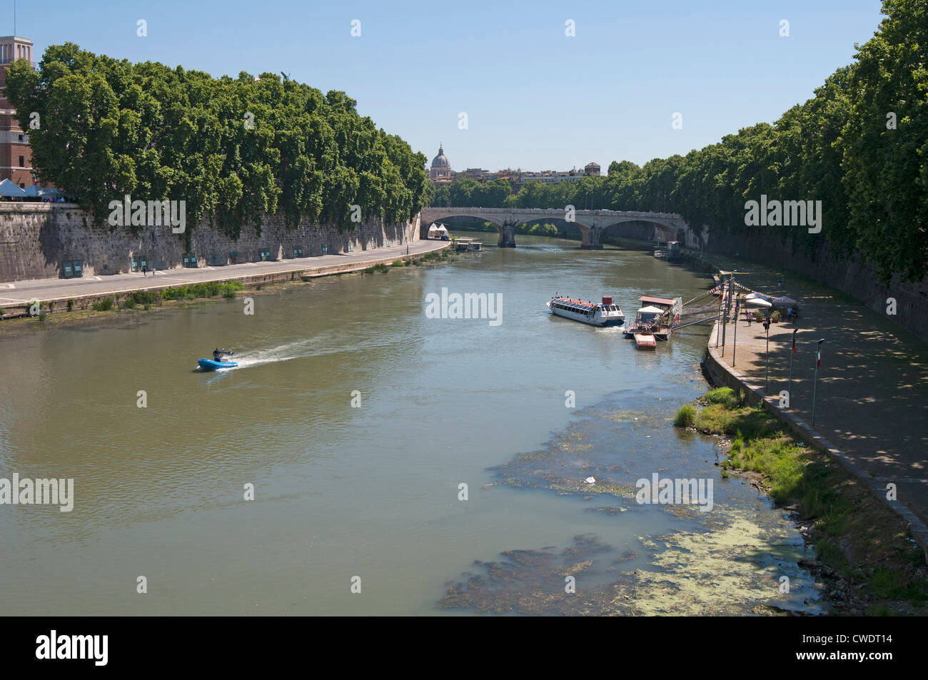 View of the Ponte Umberto I Bridge over the River Tiber, Rome, Italy ...