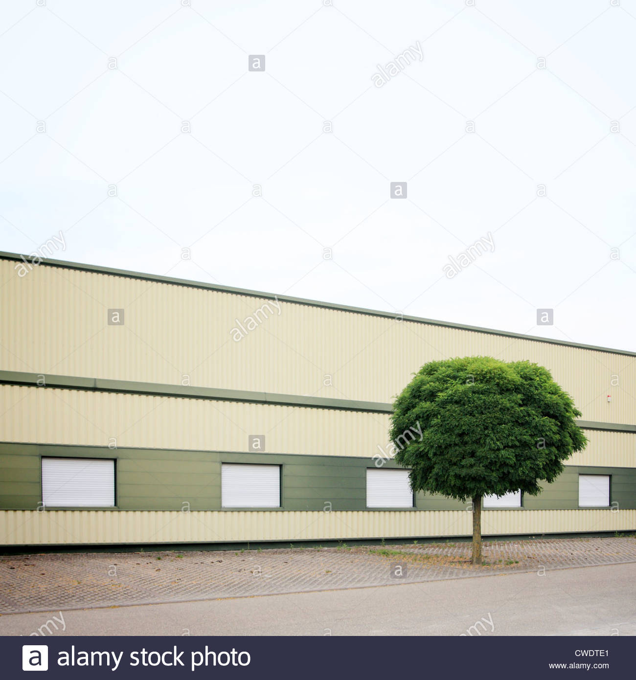 Modern Factory Exterior Stock Photos & Modern Factory Exterior Stock ...