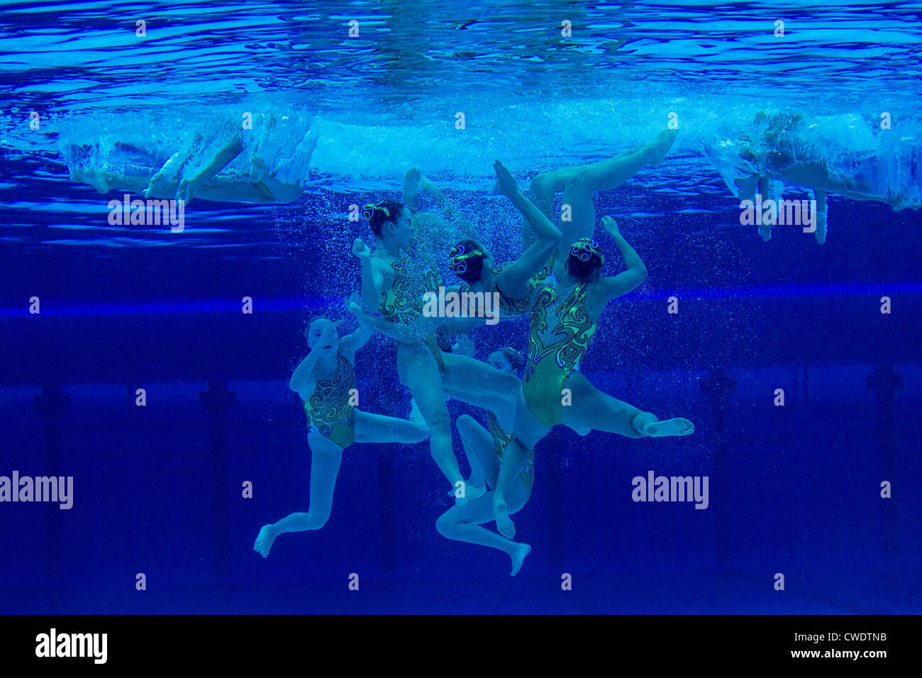 Synchronized swimming and olympics 2012 hi-res stock photography and ...