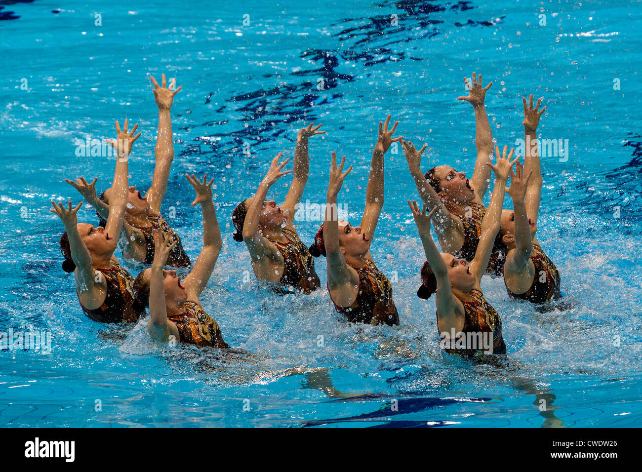 Synchronized swimming and olympics 2012 hi-res stock photography and ...