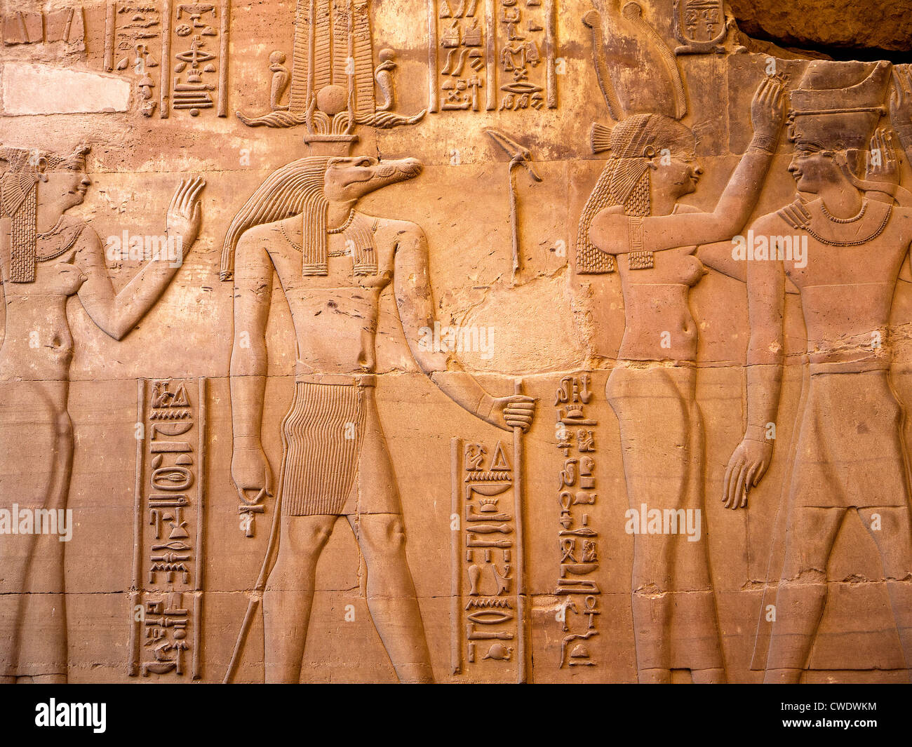 Surgical operation ancient egypt hi-res stock photography and images ...