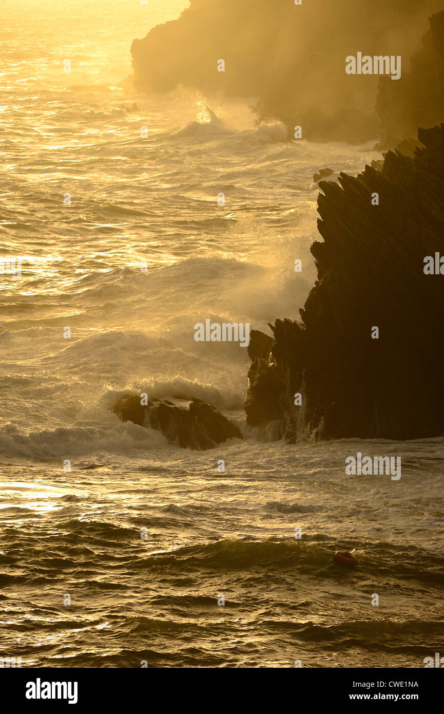 Sea rocks surf hi-res stock photography and images - Alamy