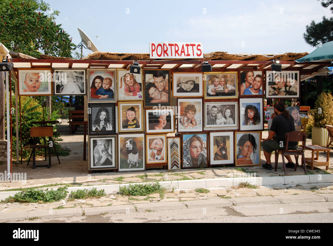 Portrait artist at Golden Sands Bulgaria Stock Photo - Alamy