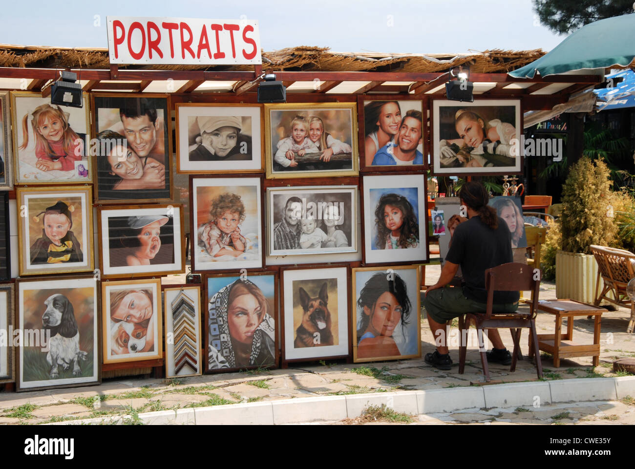 Portrait artist at Golden Sands Bulgaria Stock Photo - Alamy